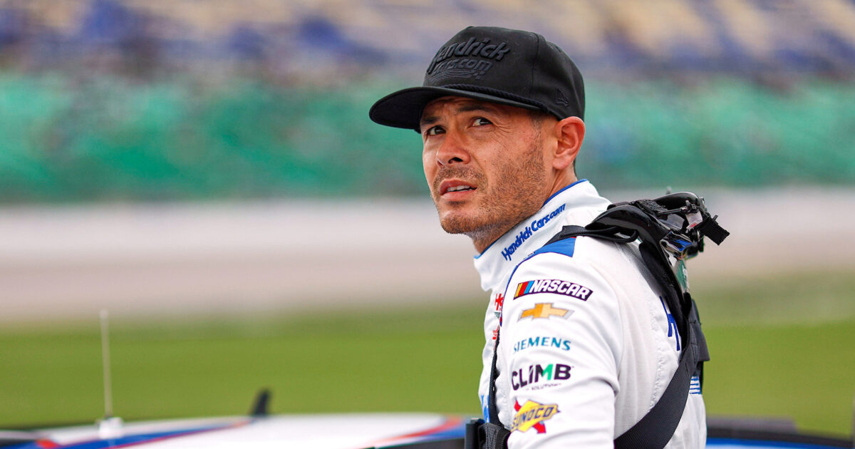 Kyle Larson Defeats Chris Buescher at Kansas in Closest Finish in…