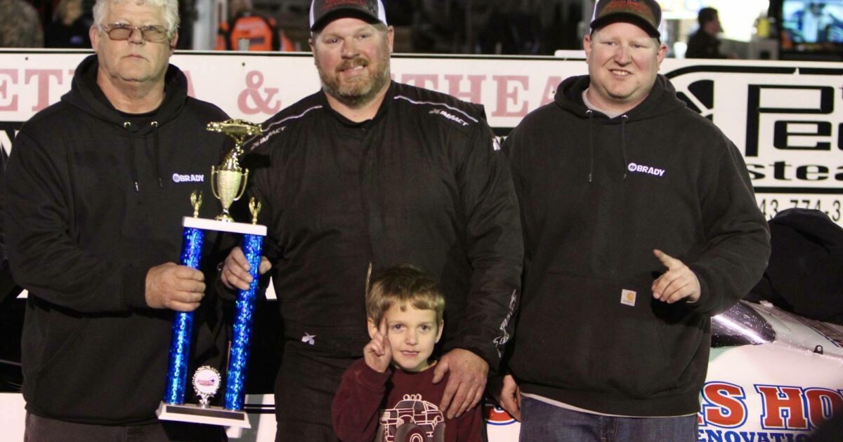 Jeff Sparks Holds Off Gary Ledbetter for First Victory in New Year's…