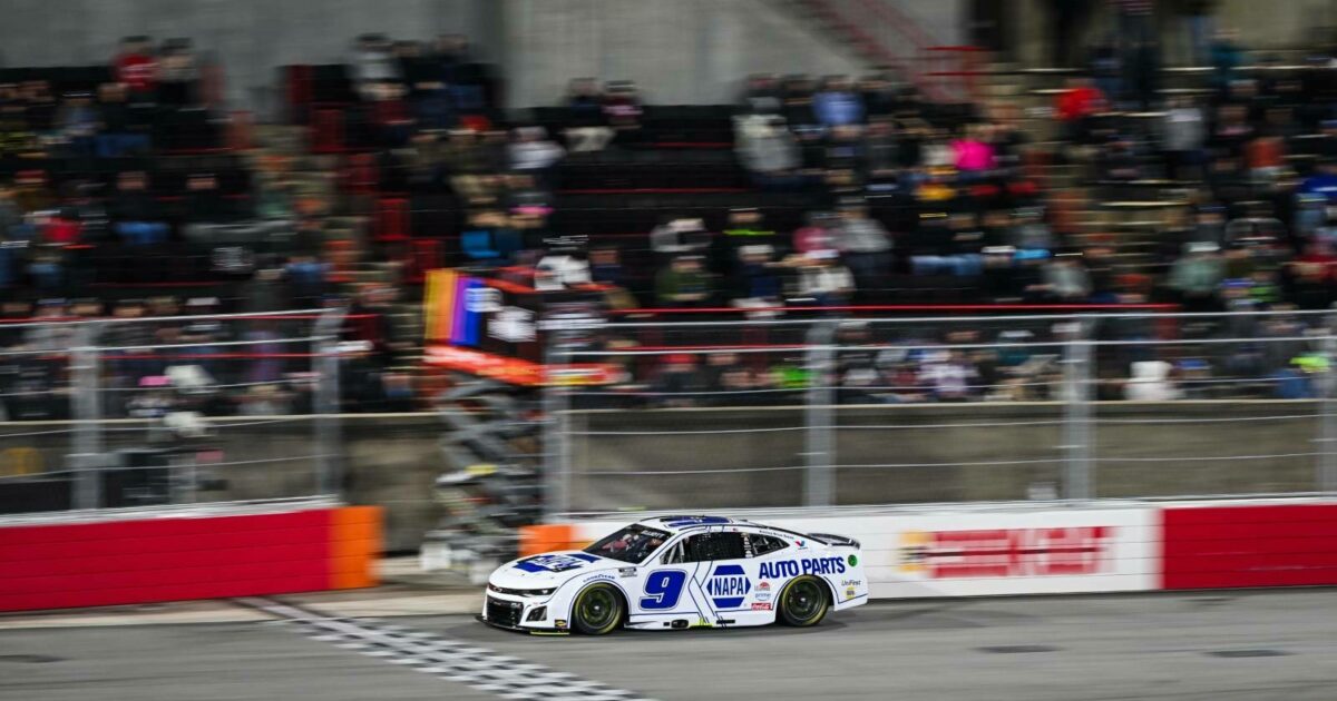 Chase Elliott Earns Cook Out Clash Pole After Wild Bowman Gray Heat…