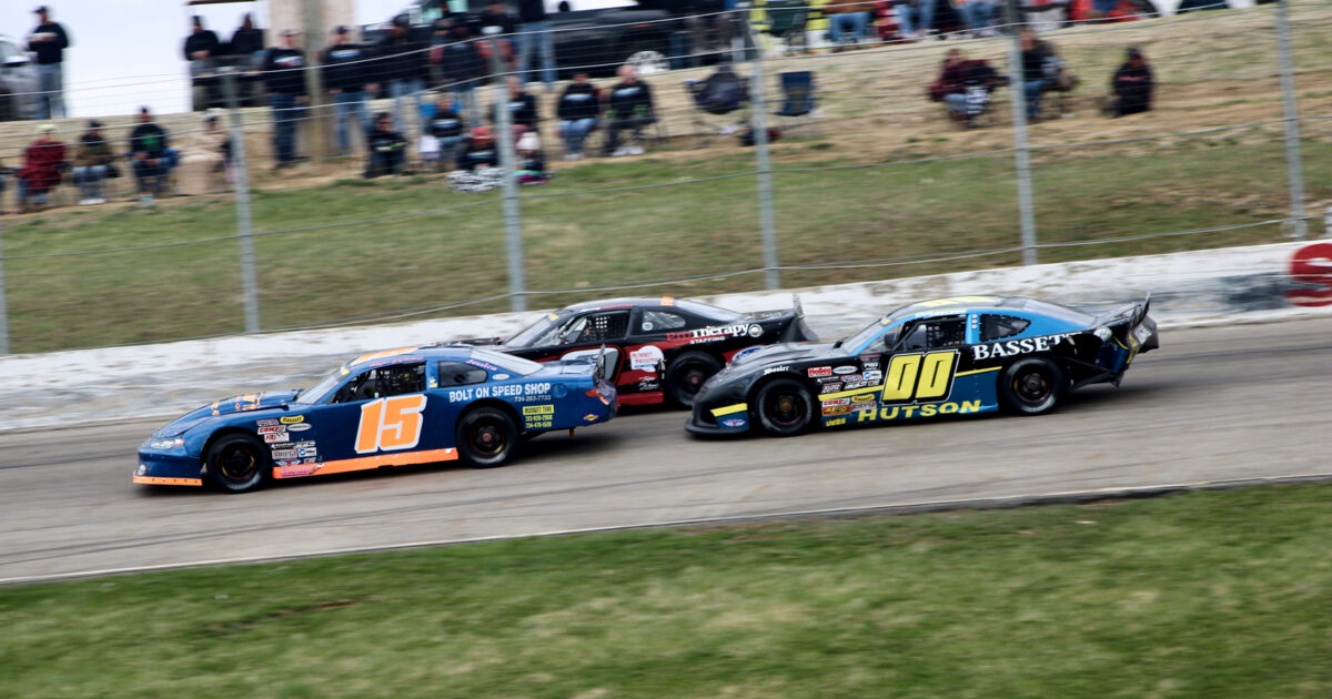 Shadybowl Speedway Kicks off 2024 Season for Vore's Welding CRA Late…