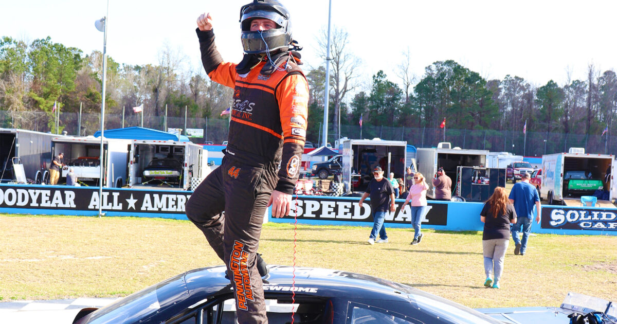 Late Surge Propels Newsome to First Late Model Victory