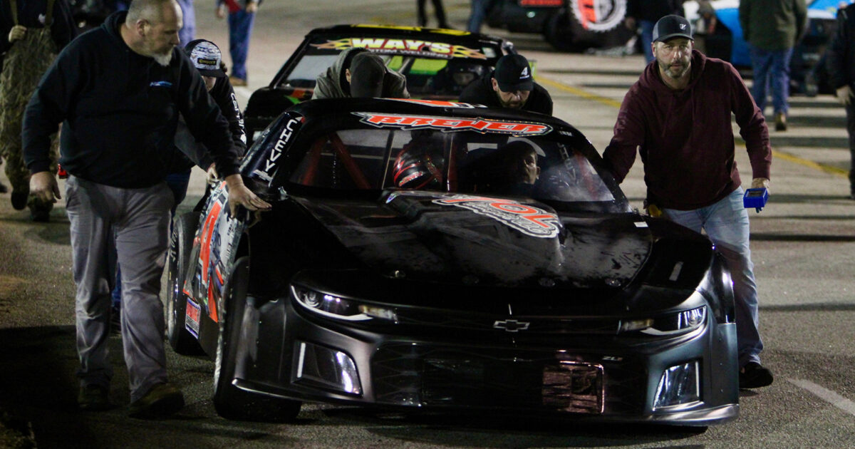 Sparks DQ'd, Ledbetter Declared Winner of New Year's Bash