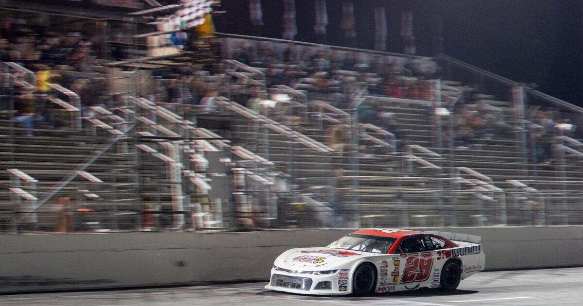 Hunter Wright Wins Hart to Heart Pro Late Model 100 After Conner…