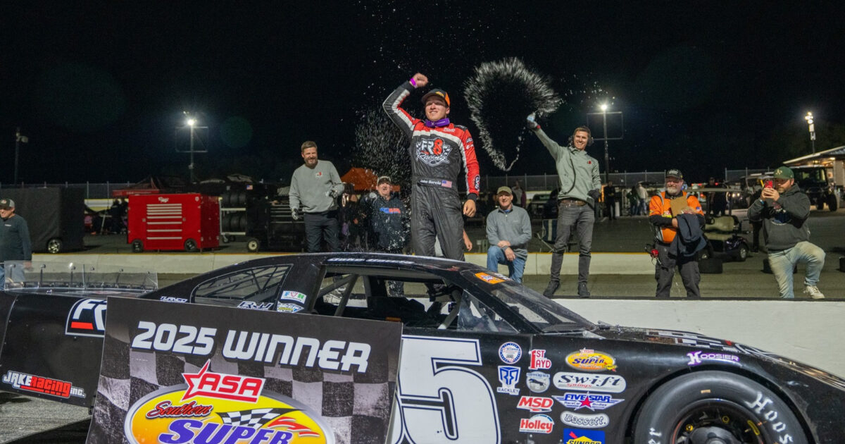 Jake Garcia Charges to World Crown 300 Coronation at Cordele