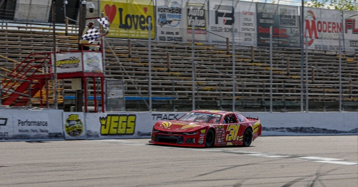 Kyle Crump Stays Hot with Big O Classic Triumph at Owosso