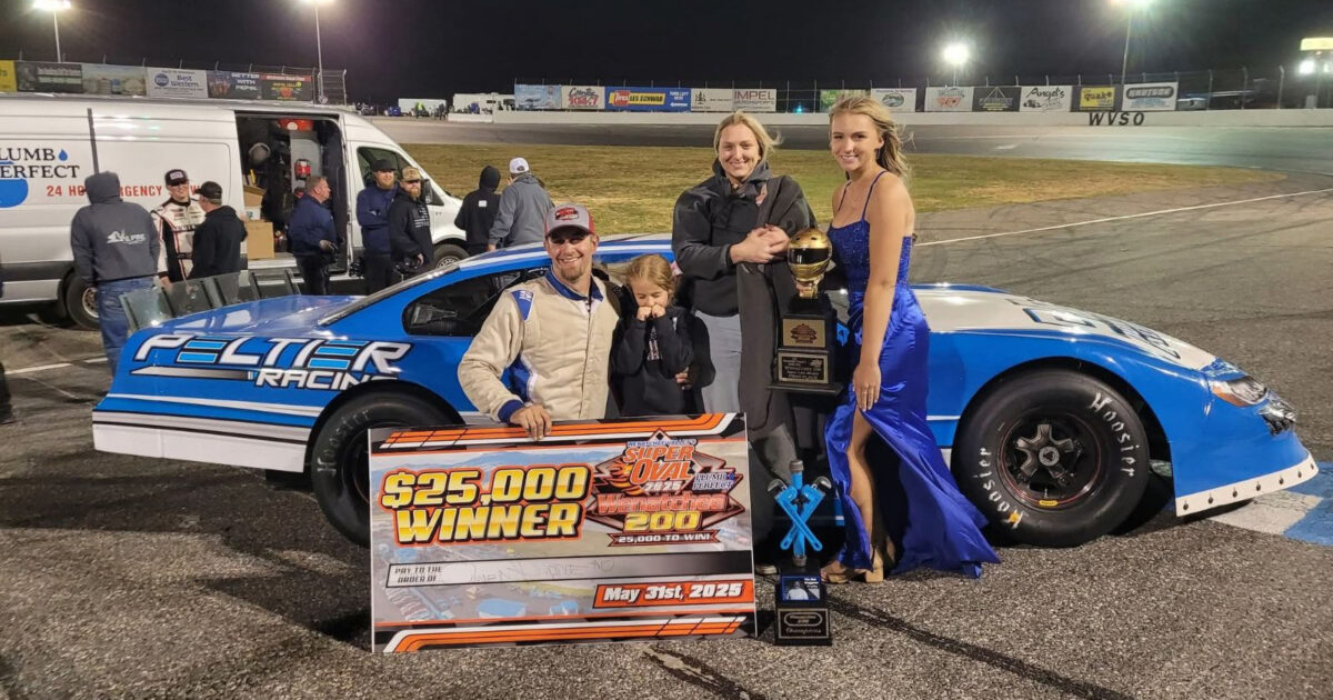 Owen Riddle Holds Off Challengers for $25,000, Wenatchee 200 Triumph