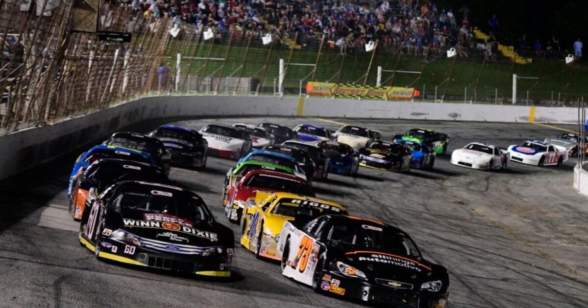 It's CARS Tour Throwback Weekend at Hickory