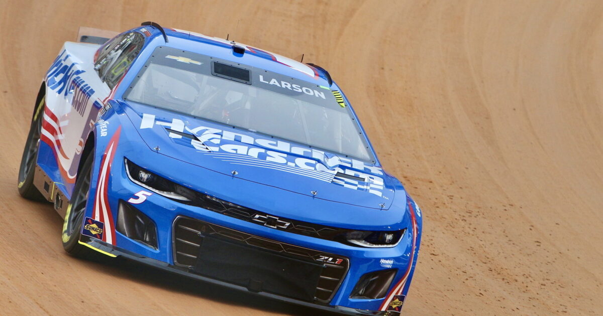 Kyle Larson Wins Heat Race, Accumulates 15 Passing Points to Score…